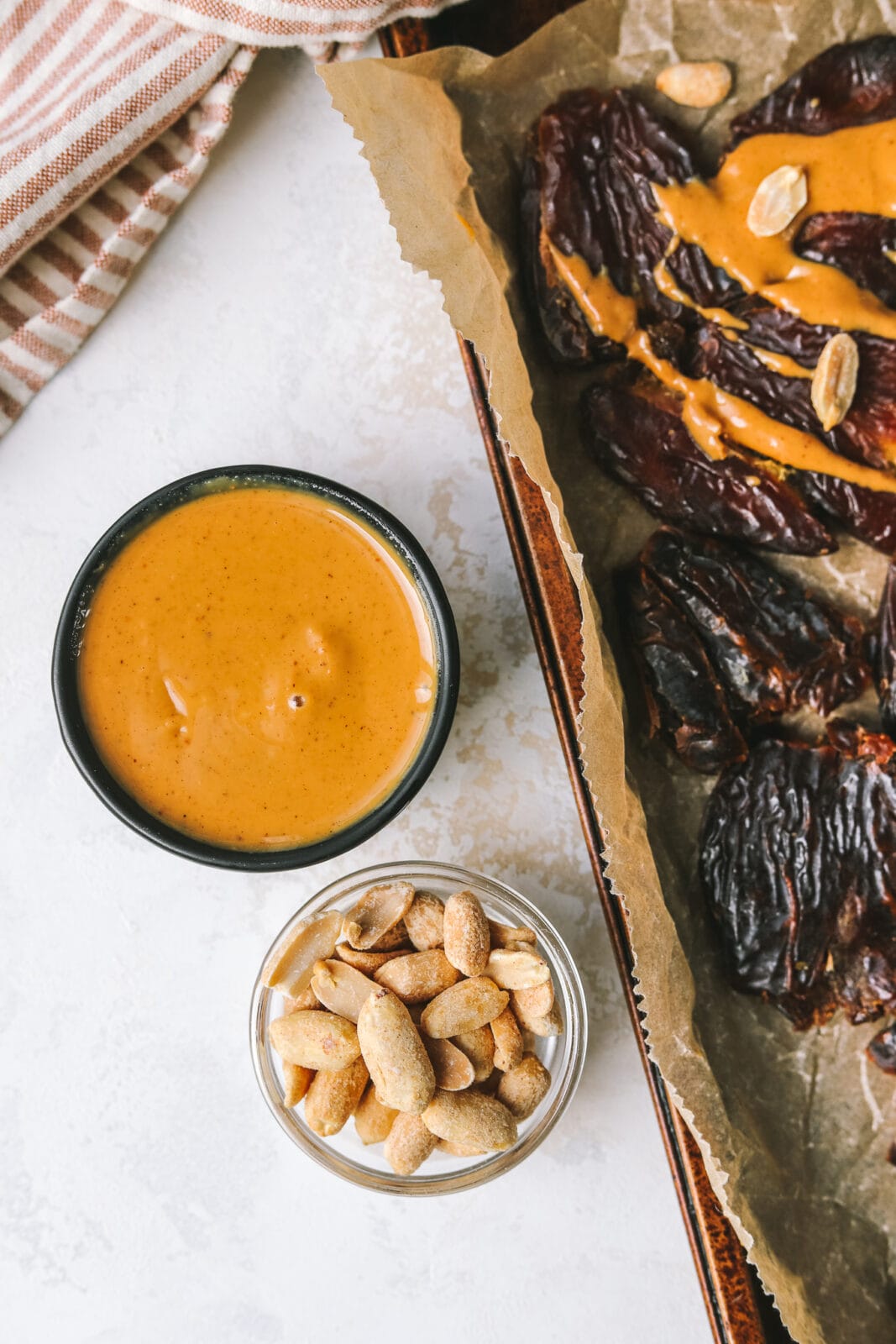 5-Ingredient Snickers Chocolate Bark (viral recipe!) - Cooking in my Genes