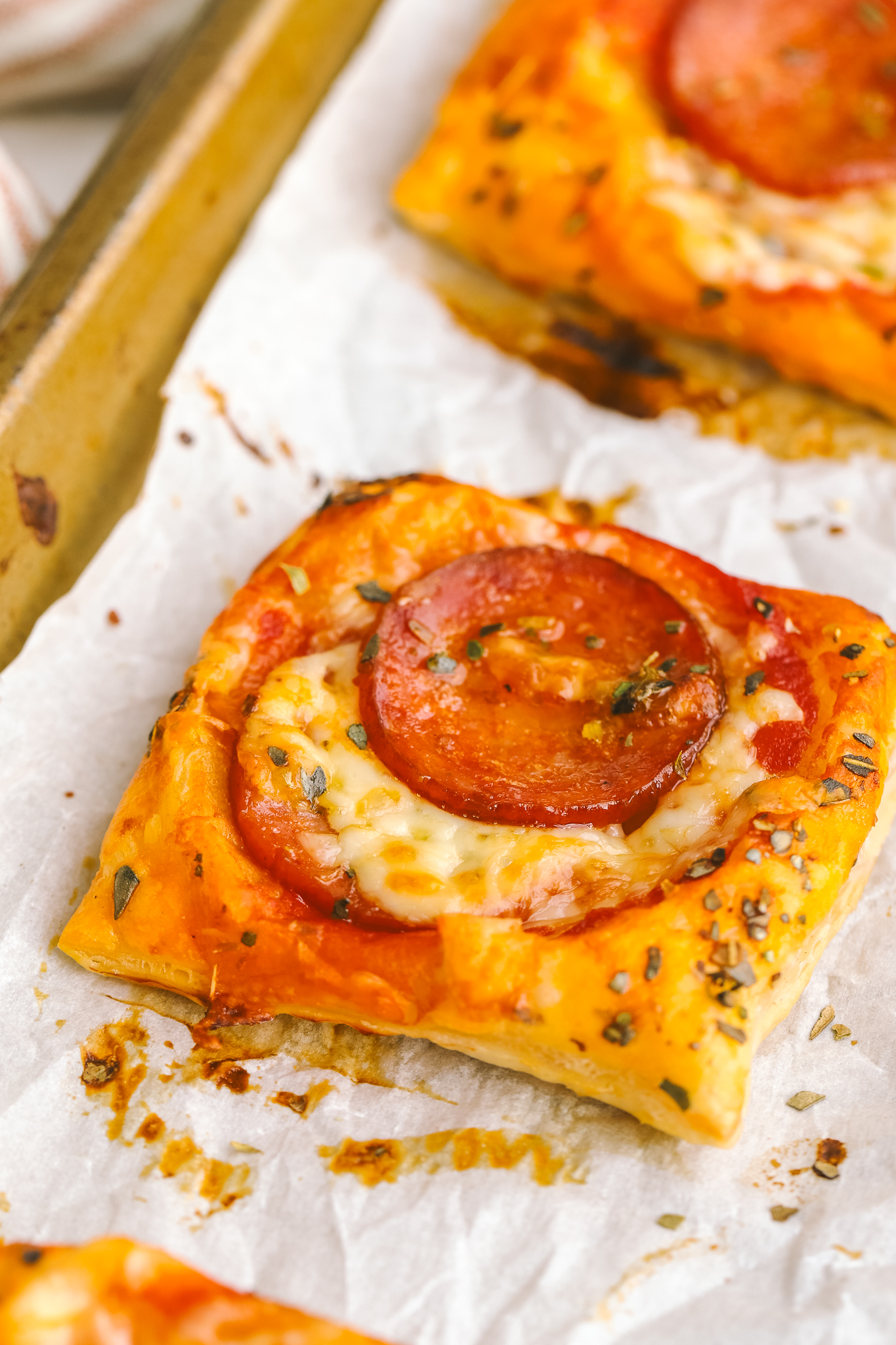Mini Pepperoni & Hot Honey Pizza Puff Pastry Tarts - Cooking in my Genes